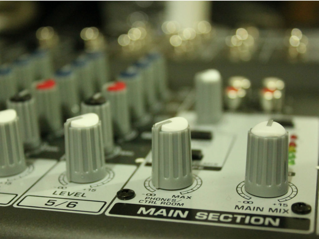 Tecnologías de audio y video que modernizan cualquier espacio • ENTER.CO