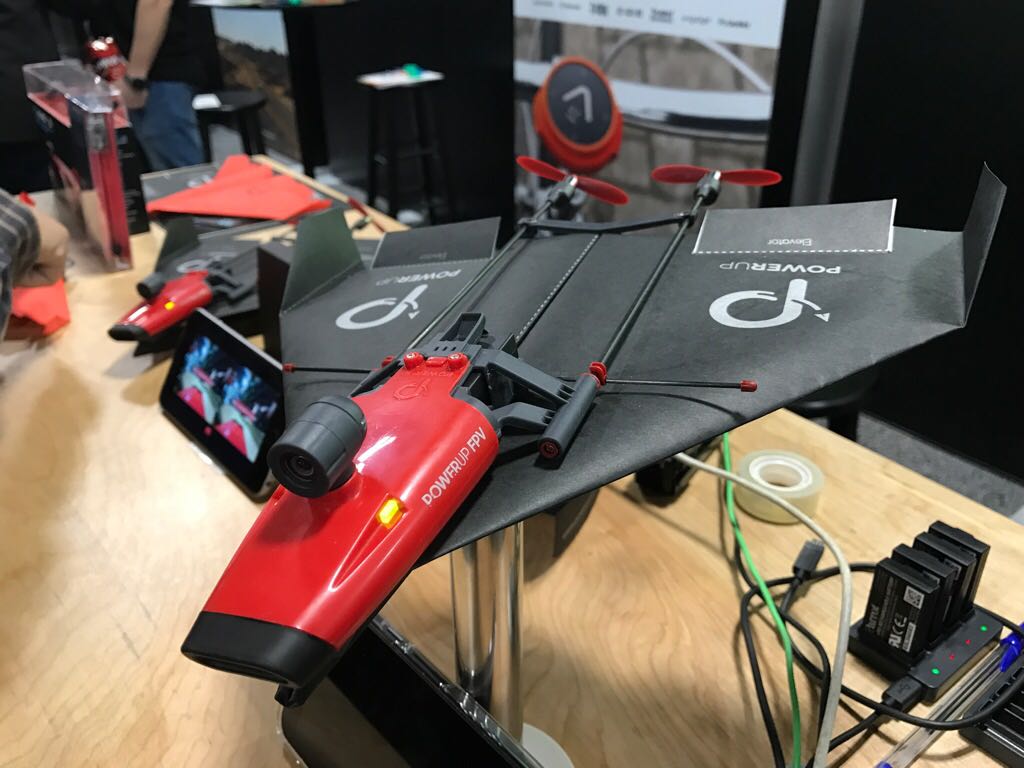 Con PowerUp FPV puedes armar tu dron con hojas de papel • ENTER.CO