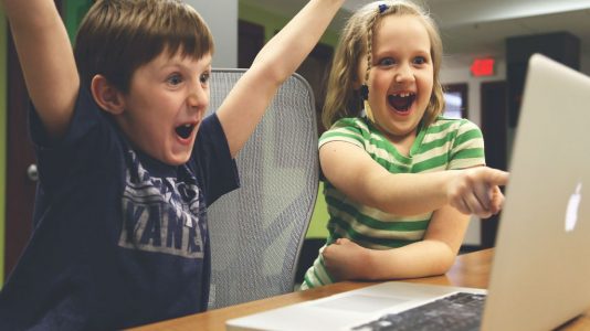 Arukay, una plataforma que les enseña a programar a los niños • ENTER.CO