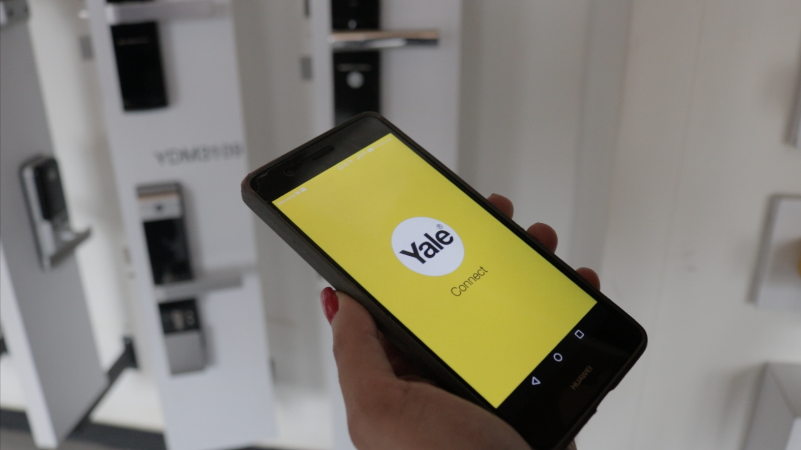 Yale Connect Hub permite que abras tu casa con tu smartphone • ENTER.CO