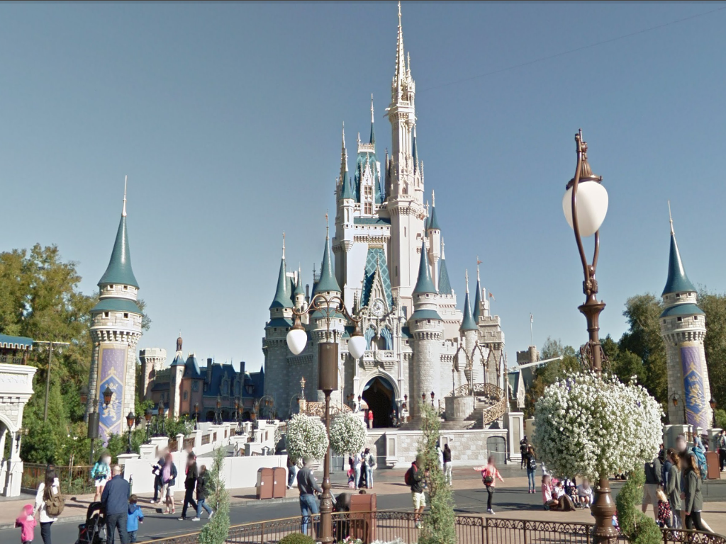 Ahora podrás conocer Disneyland a través de Google Street view • ENTER.CO