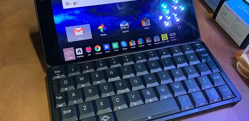 Cosmo Communicator: un smartphone que funciona con Android y Linux ...