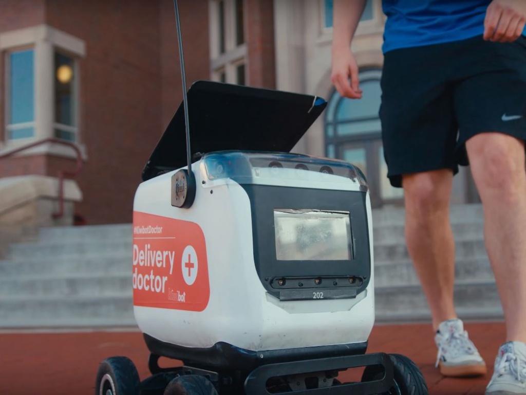 Los robots colombianos que llevan domicilios durante el COVID-19 • ENTER.CO