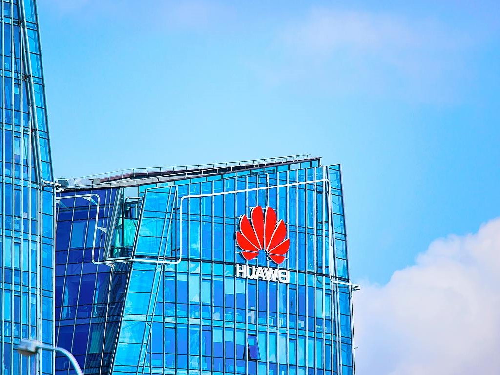 La FCC clasifica a Huawei y ZTE como amenaza nacional • ENTER.CO