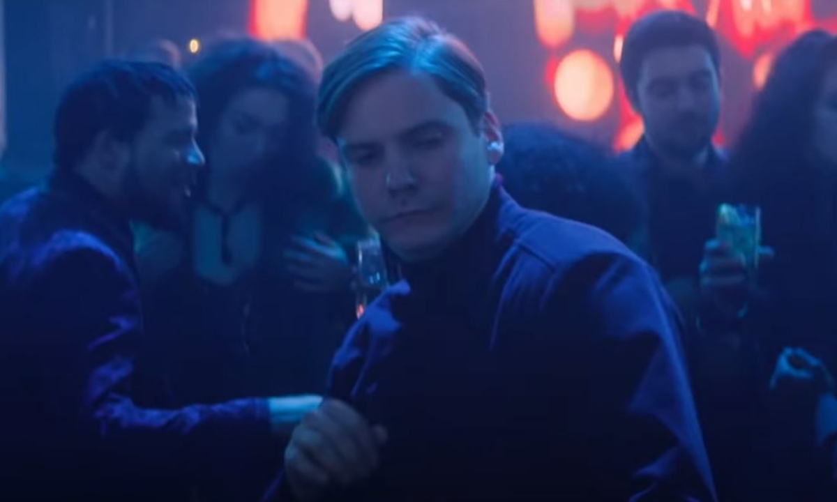 La escena de ‘Zemo bailando’ fue completamente improvisada • ENTER.CO
