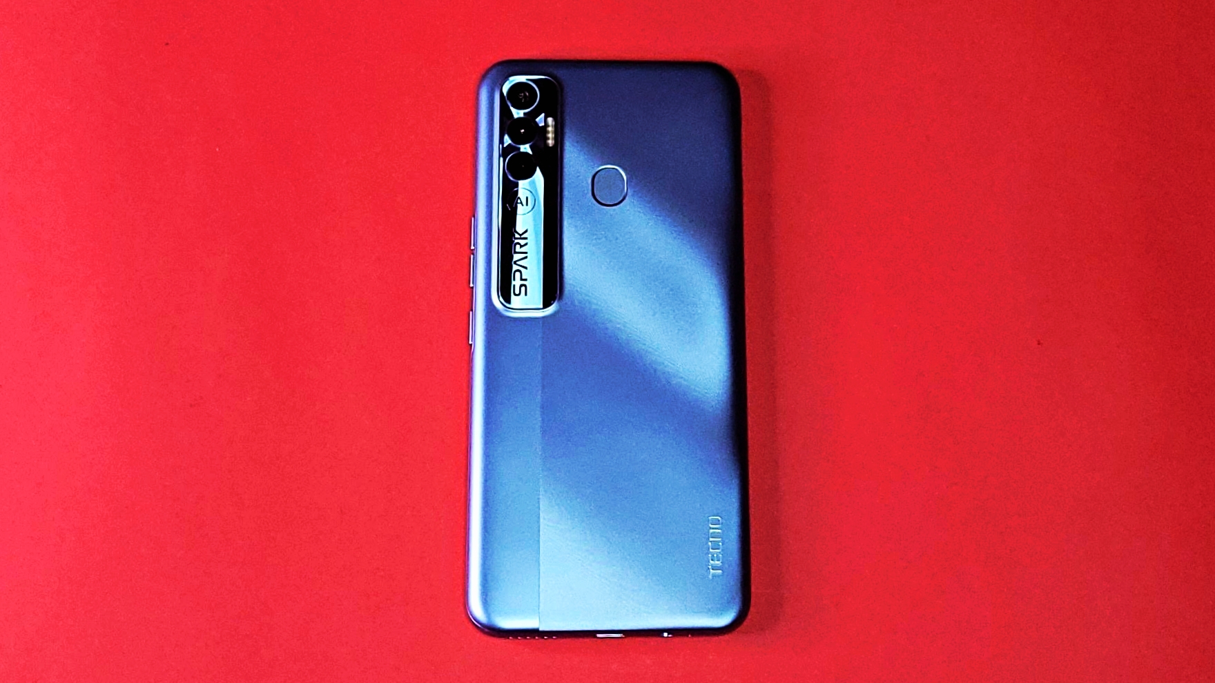 ¿Qué trae en su caja el Spark 7 Pro? • ENTER.CO