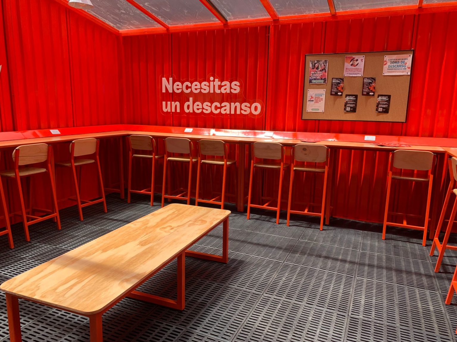 'Zona pits' para domiciliarios, así son los Pitstops de descanso y baño ...