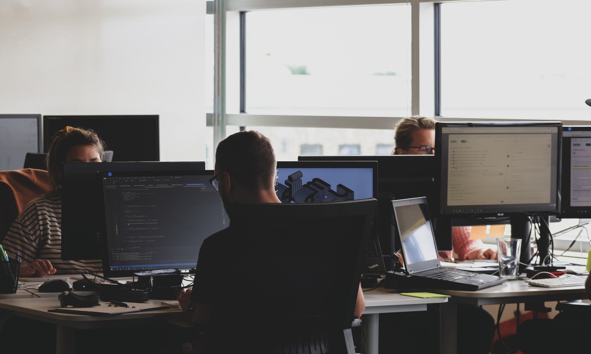 ¿En cuánto está el salario de un desarrollador de software en 2023 en ...