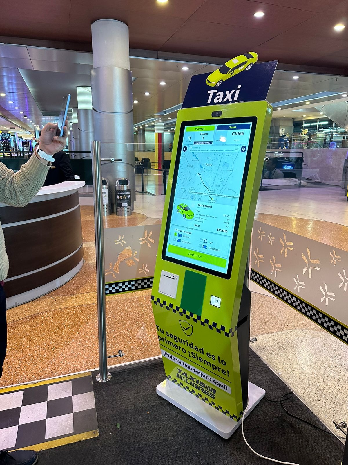 Taxis Libres lanza módulos tecnológicos para pedir carro sin celular ...