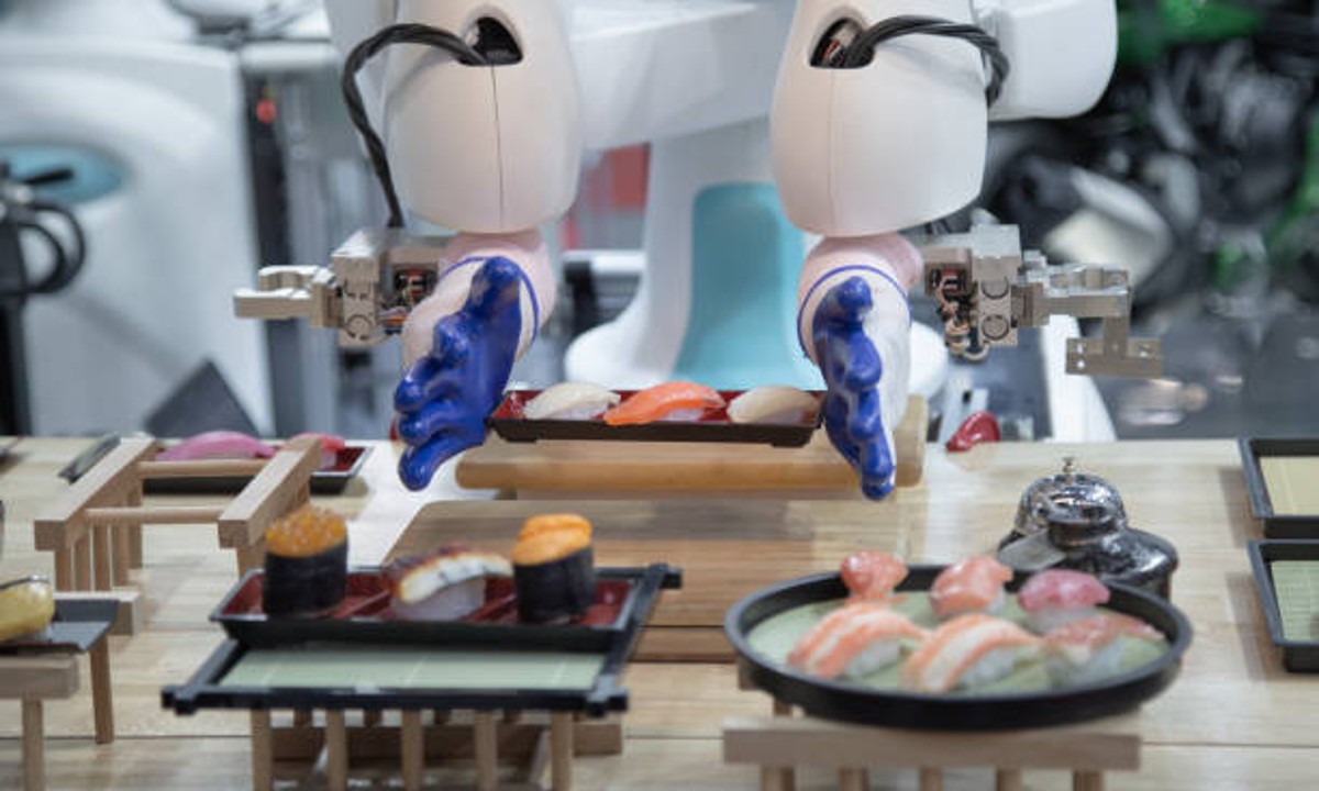 CaliExpress, el restaurante que prepara la comida y es atendido solo ...