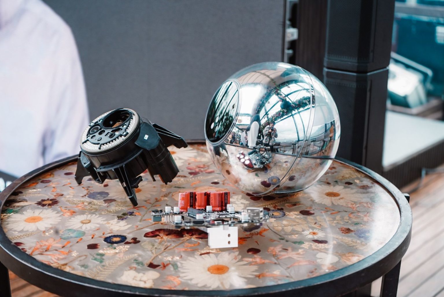 Llega a Colombia ‘Orb’, el dispositivo que te lee el iris para ...