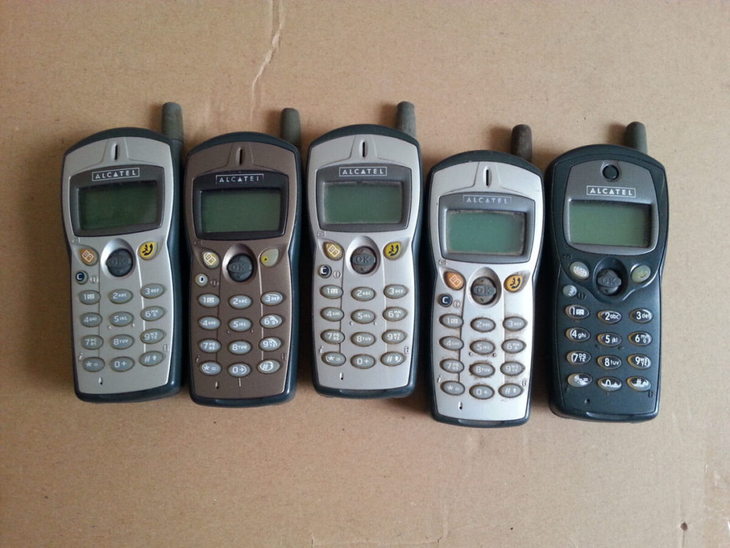 Hace 25 años estábamos en el 2000: celulares que nacieron hace un ...