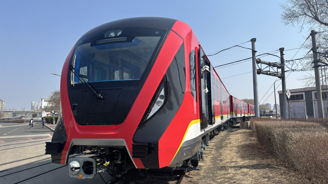 Desde Changchun, China, el primer tren de la Línea 1 del Metro de ...
