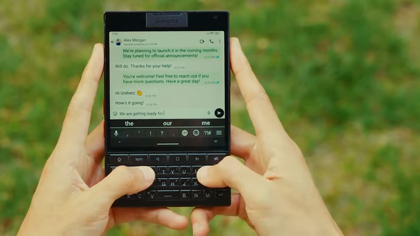 Sí, en 2025 vuelve el teclado físico: así es el Titan 2, el nuevo celular de Unihertz • ENTER.CO